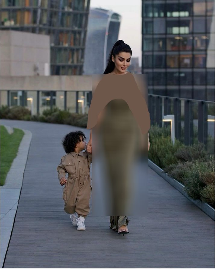عرض اندام منشوری دنیا جهانبخت در ملاءعام این عکس ها دل مهراد جم را