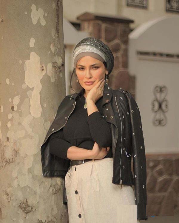 عکس لباس های نامتعارف شیوا طاهری با ژست های مدلینگ خانم بازیگر بی خیال سینما شد