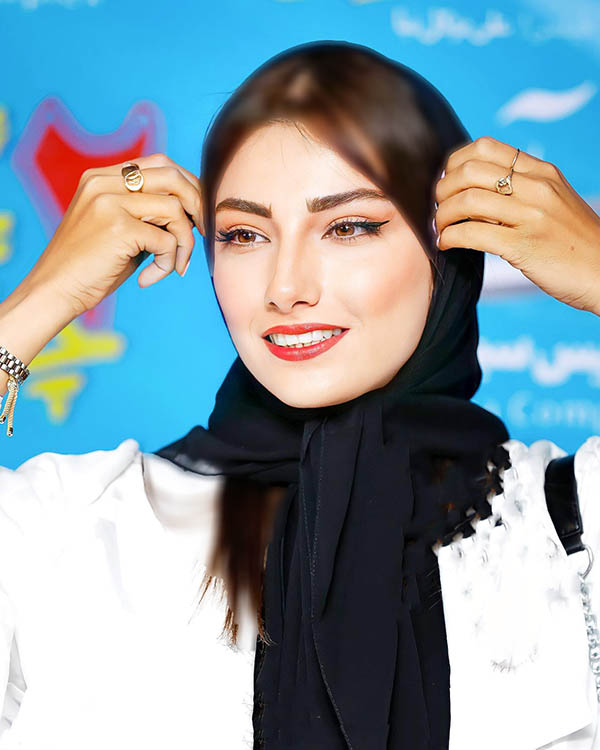 تصویر تازه از بازیگر زن ایرانی با حوله سر