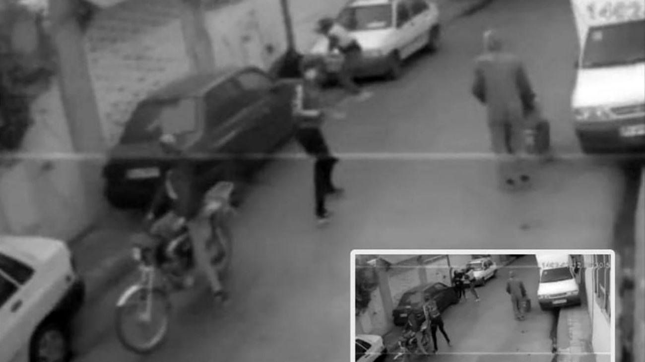 بازداشت 5 مرد در ماجرای زورگیری خشن از یک زن در خیابان پنجتن مشهد فیلم