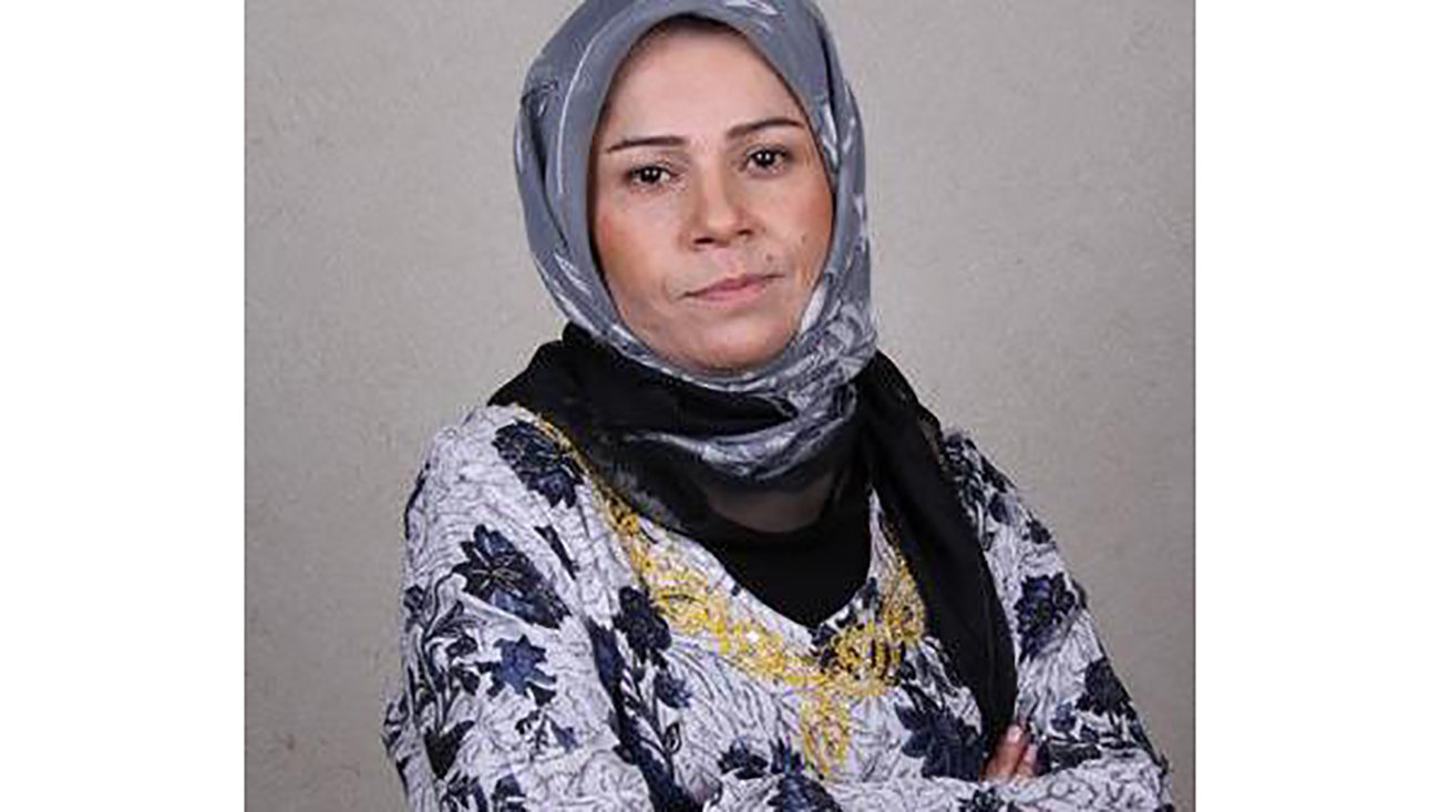 زیبایی چهره بدجنس ترین خانم بازیگر سریال های تلویزیونی لباس سرتا پا چرم ساقی زینتی