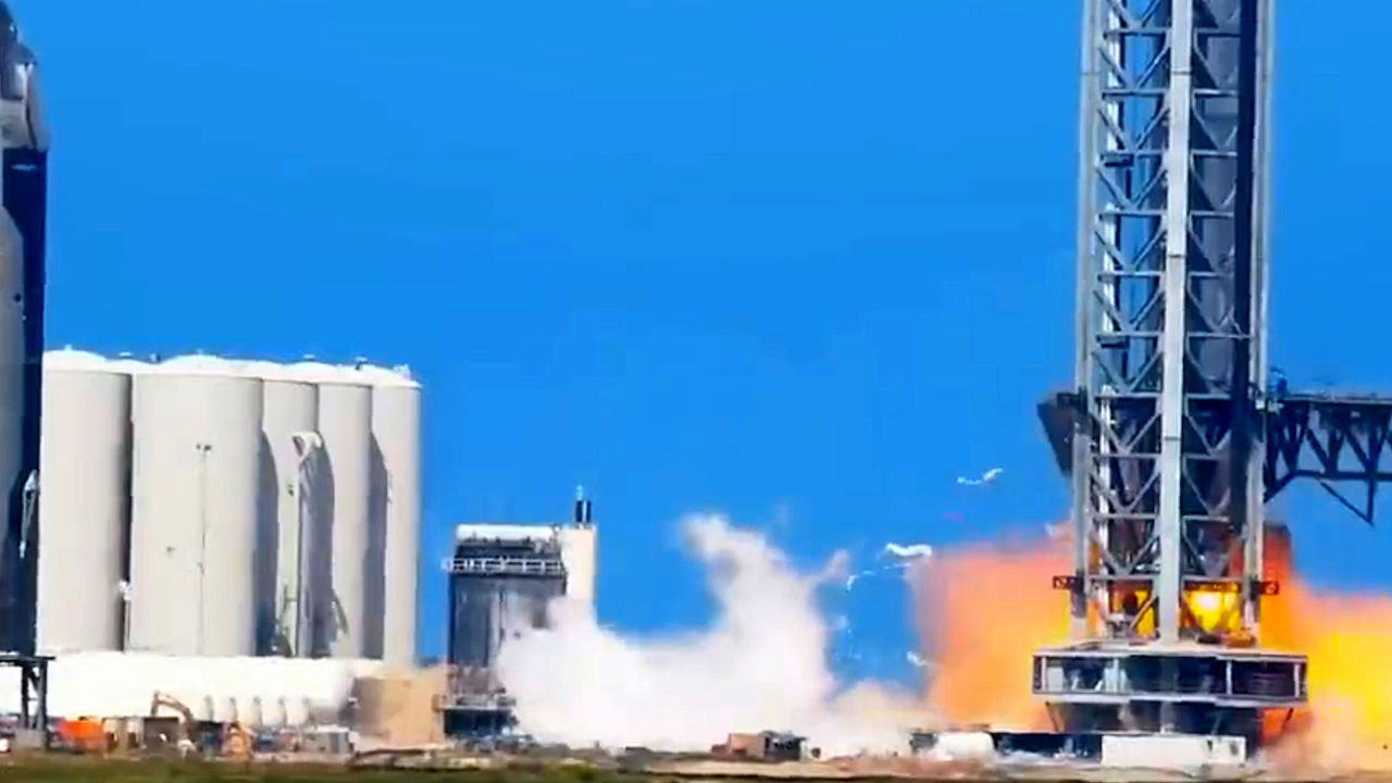 فیلم لحظه انفجار سفینه فضایی Spacex Booster 7 قبل از پرتاب به فضا